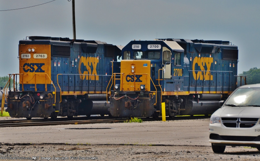 CSX 2763 & 2700